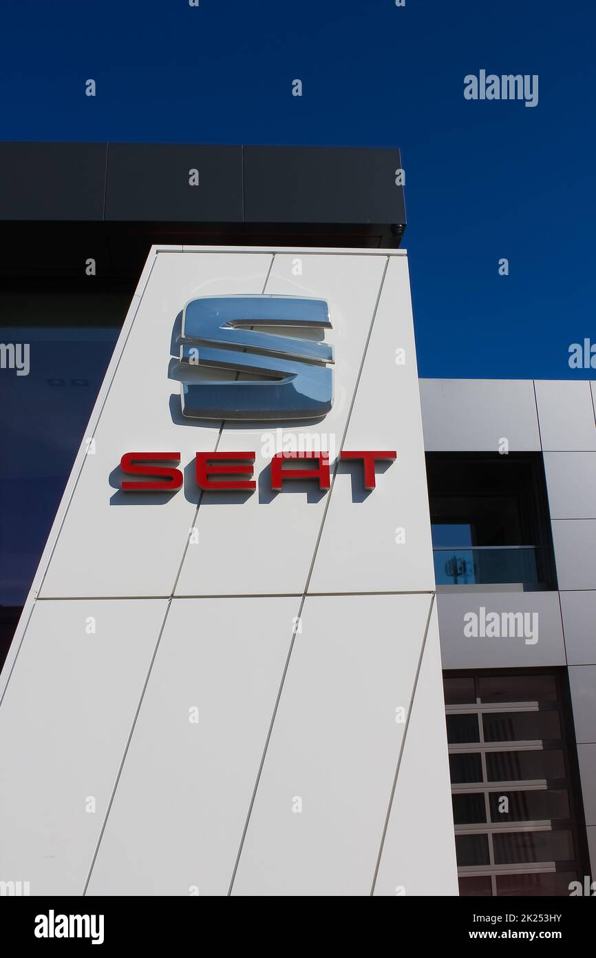 Seat spanish car manufacturer logo hi-res stock photography and images ...