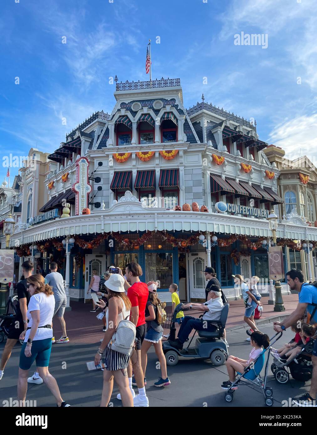 Disney main street usa hi-res stock photography and images - Alamy