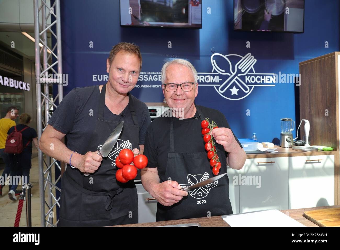 Harald Maack, Fabian Harloff, Promi Kochen zu Gunsten der Hamburger ...