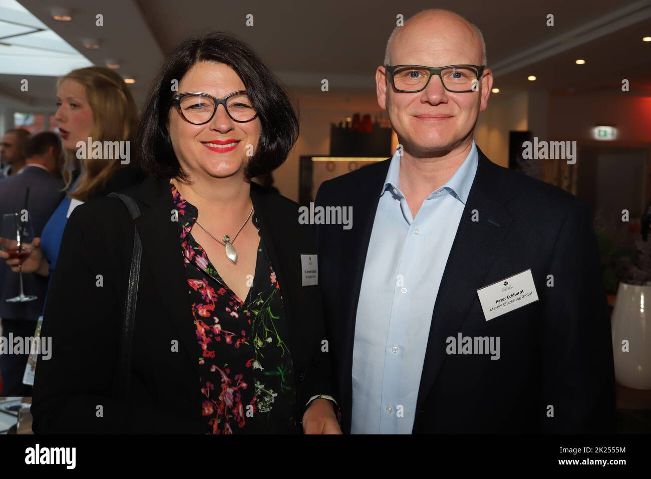 Dr. Annette Eckhardt (GF Xtal Concepts GmbH) und Peter Eckhardt ...