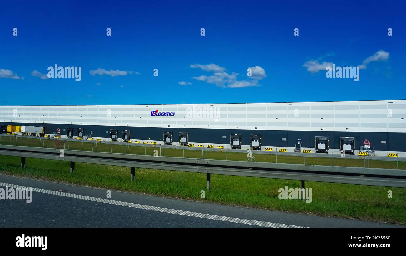 Logistics park loading hub trailers hi-res stock photography and images ...