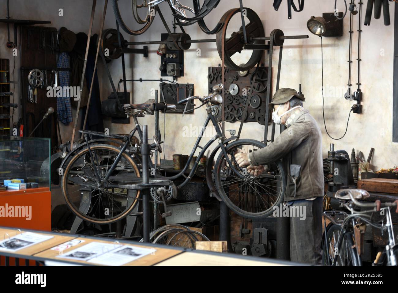 Deutsches museums verkehrszentrum hi-res stock photography and images ...