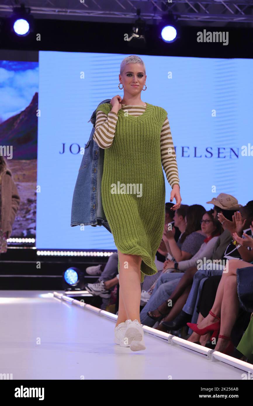 Lou-Anne Gleissenebner-Teskey, Ernstings Family Fashion Show Herbst ...
