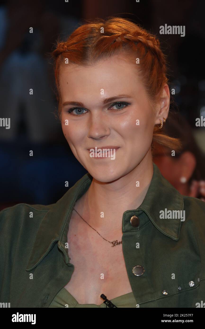 Lucy Hellenbrecht, Schauspielerin und Transgender-Model, NDR Talkshow ...