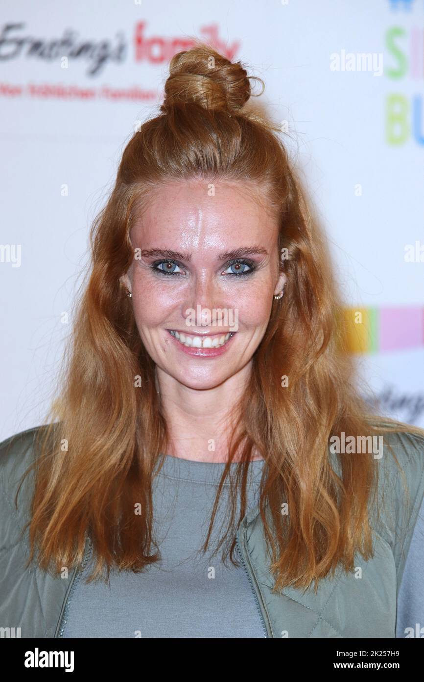 Sandra Hunke, Ernstings Family Fashion Show Herbst/Winter 22 im Hotel ...