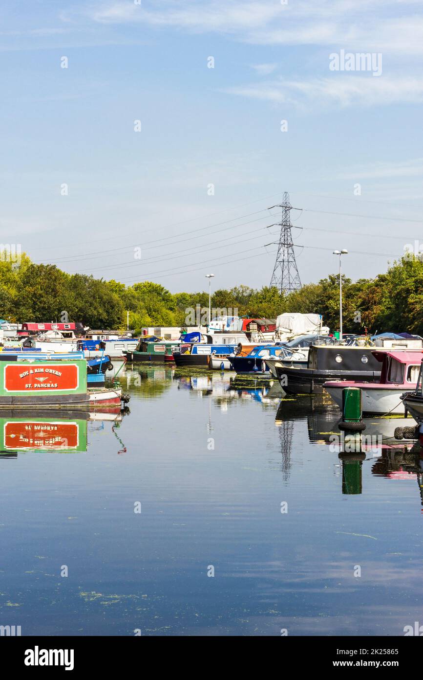 Boats moored in Springfield Marina, River Lea, Upper Clapton, London ...