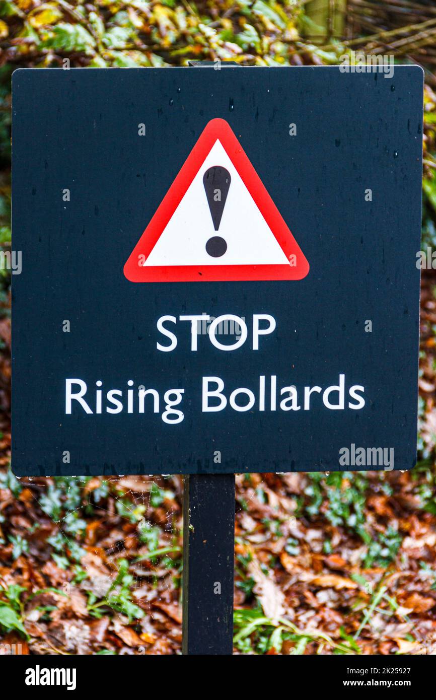 Prohibition sign no vehicles hi-res stock photography and images - Alamy