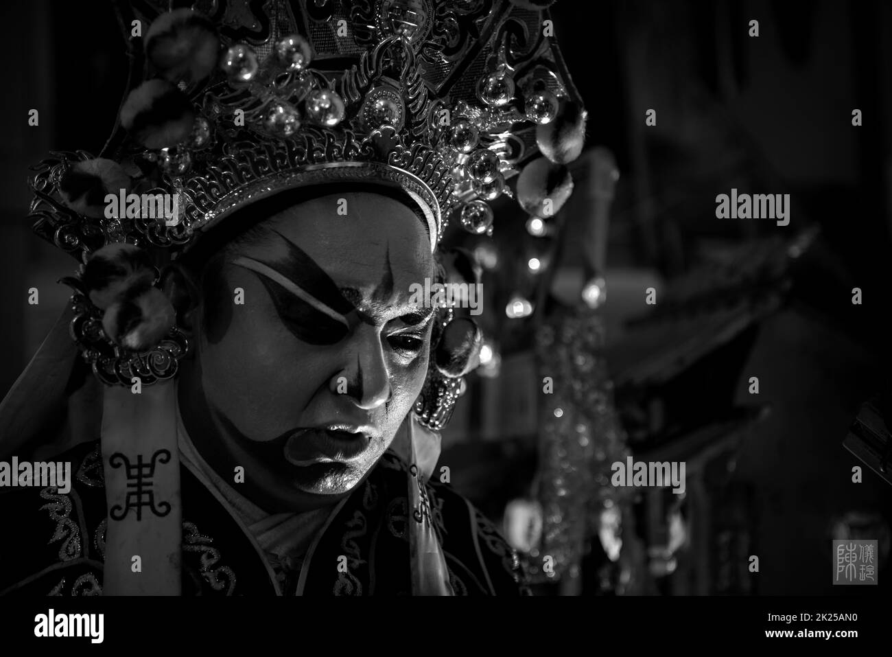 Asian performing arts Black and White Stock Photos & Images - Alamy
