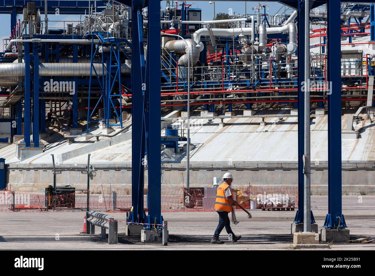 Revithoussa hi-res stock photography and images - Alamy