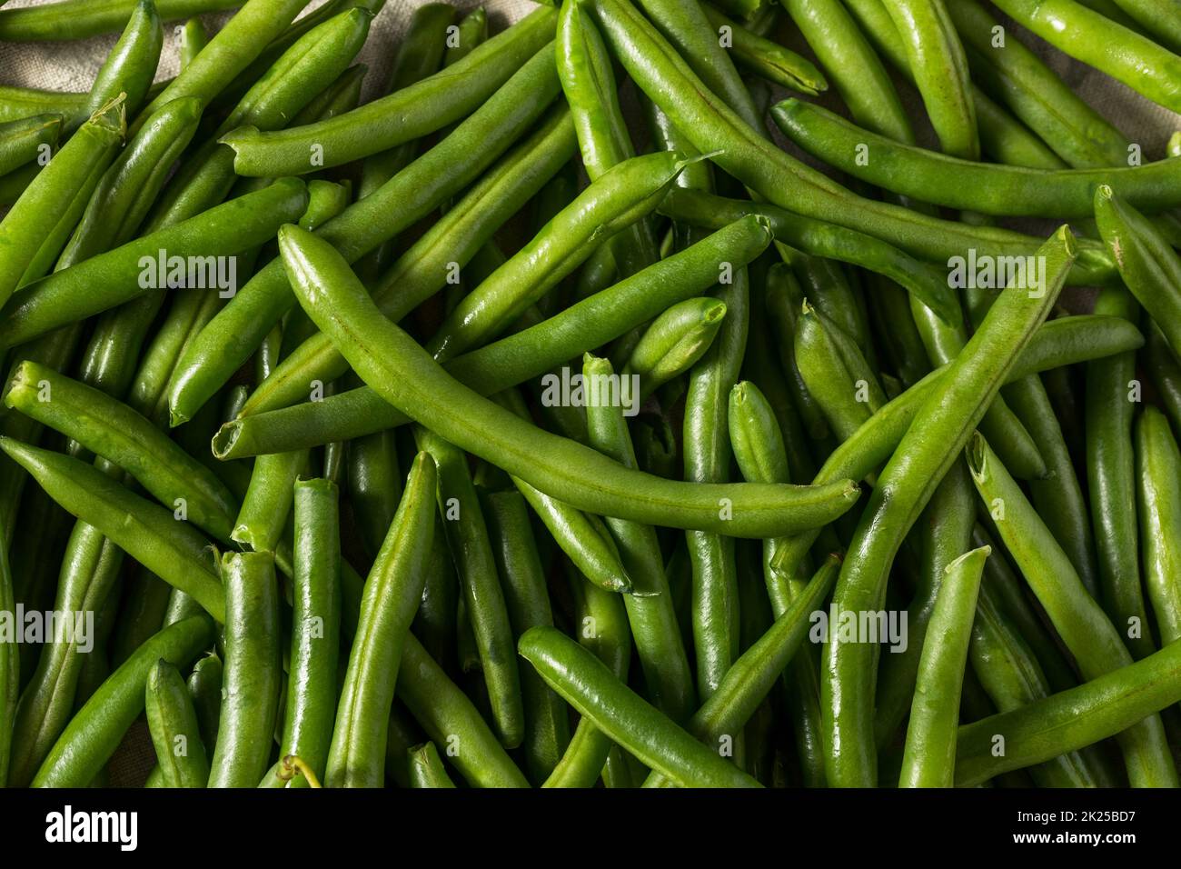 Raw Green Organic String Beans in a Bunch Stock Photo - Alamy