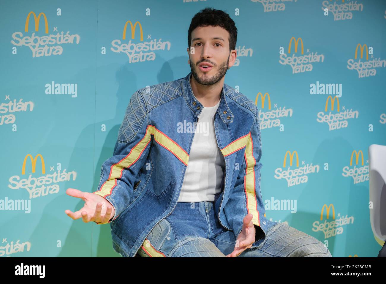 Colombian singer hi-res stock photography and images - Alamy