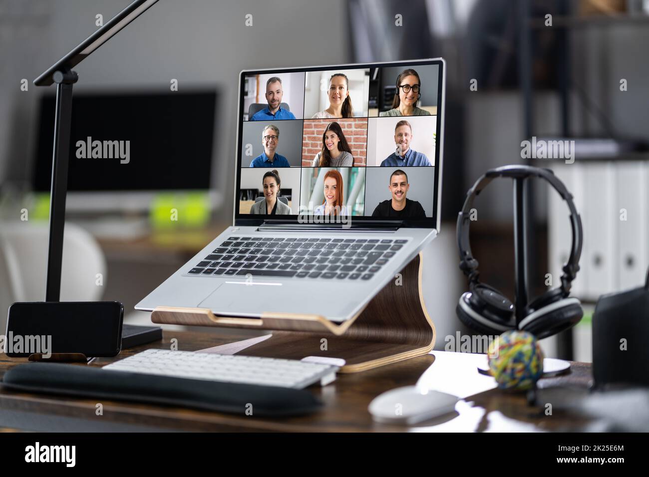 Setting for video conference hi-res stock photography and images - Alamy