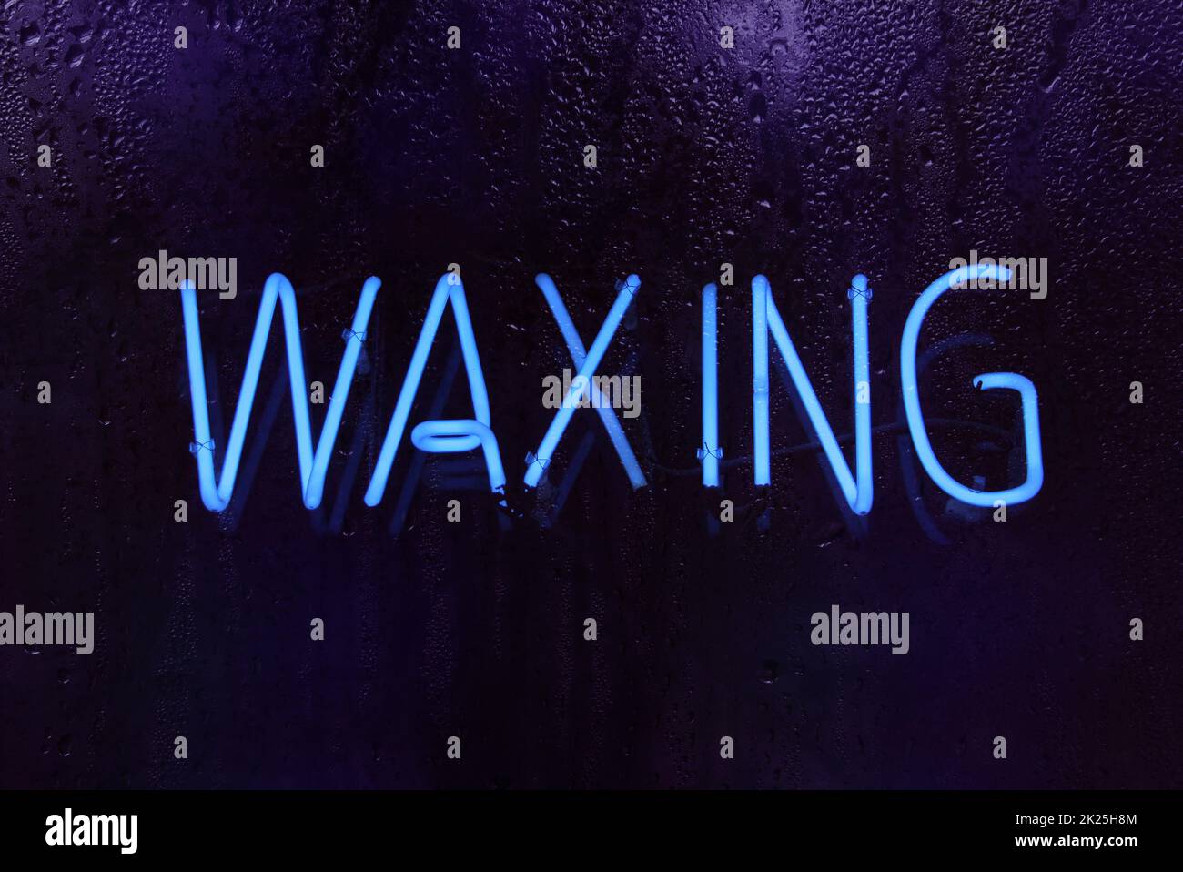 Neon beauty salon sign hi-res stock photography and images - Alamy