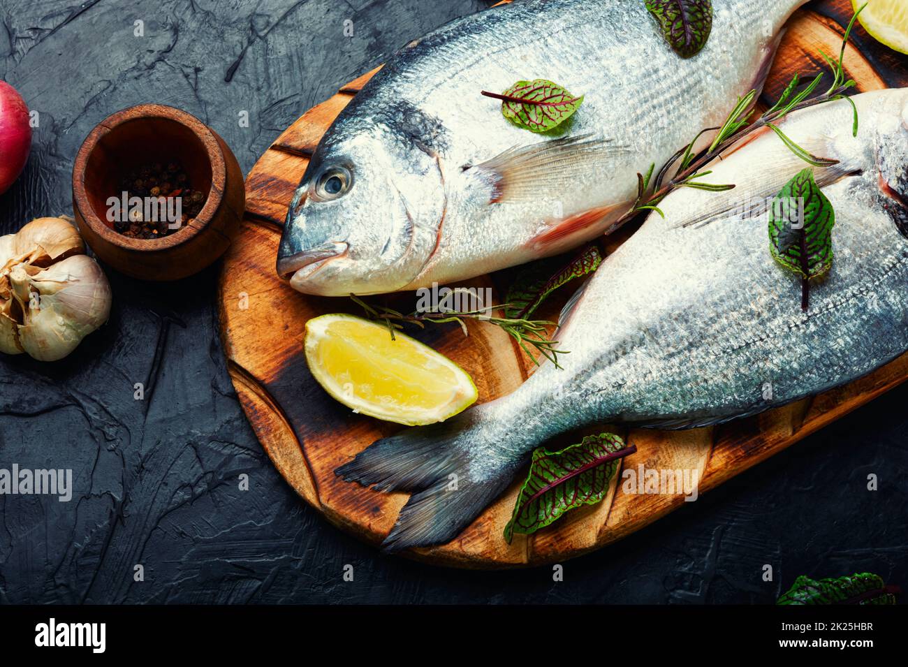 Raw sea fish hi-res stock photography and images - Alamy
