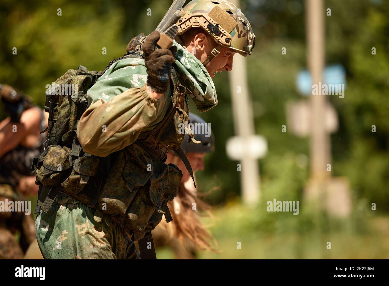 Full military experience - One day commando - running through the water ...