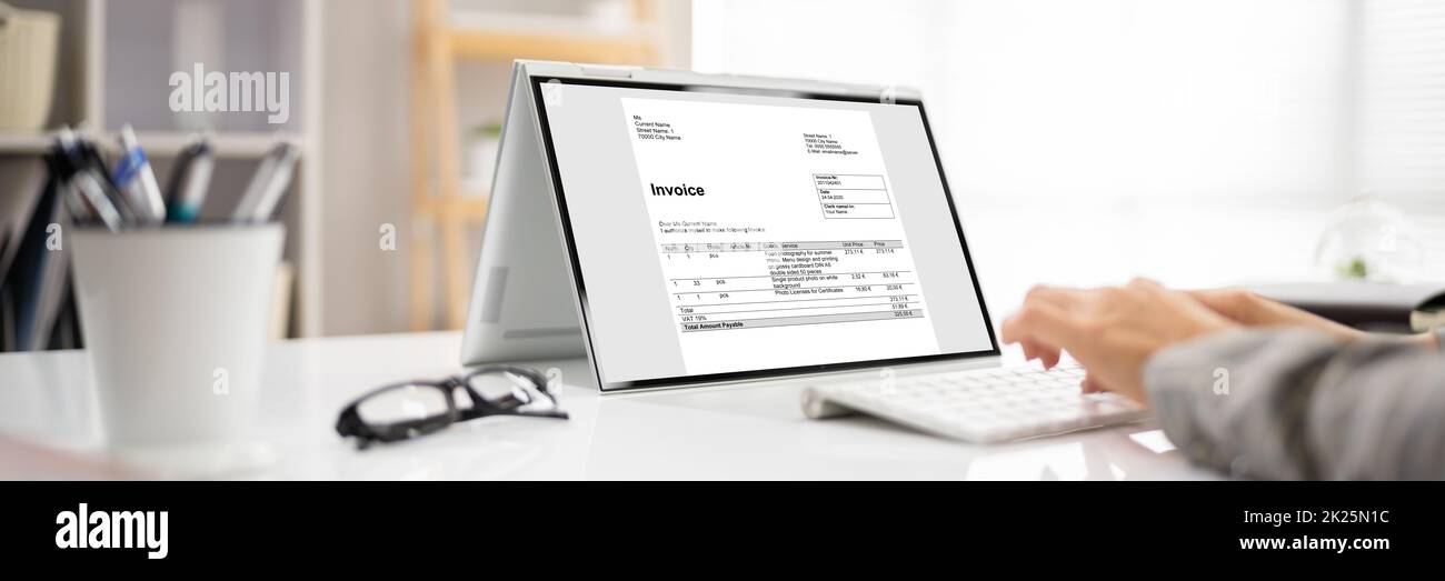 Online Digital E Invoice Stock Photo - Alamy