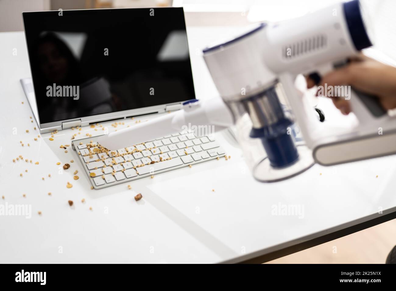 Cleaning Office Desk Stock Photo - Alamy