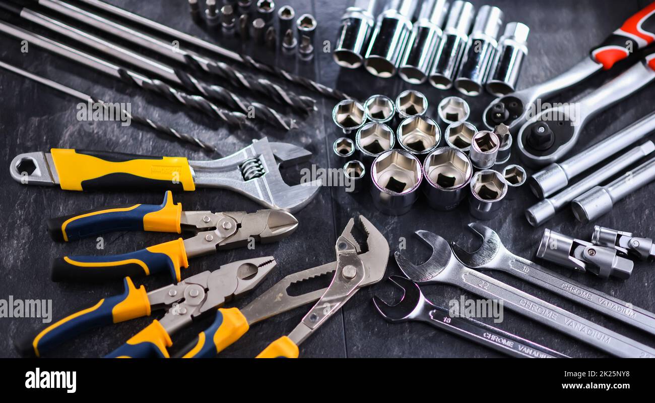 Metal tools hi-res stock photography and images - Alamy