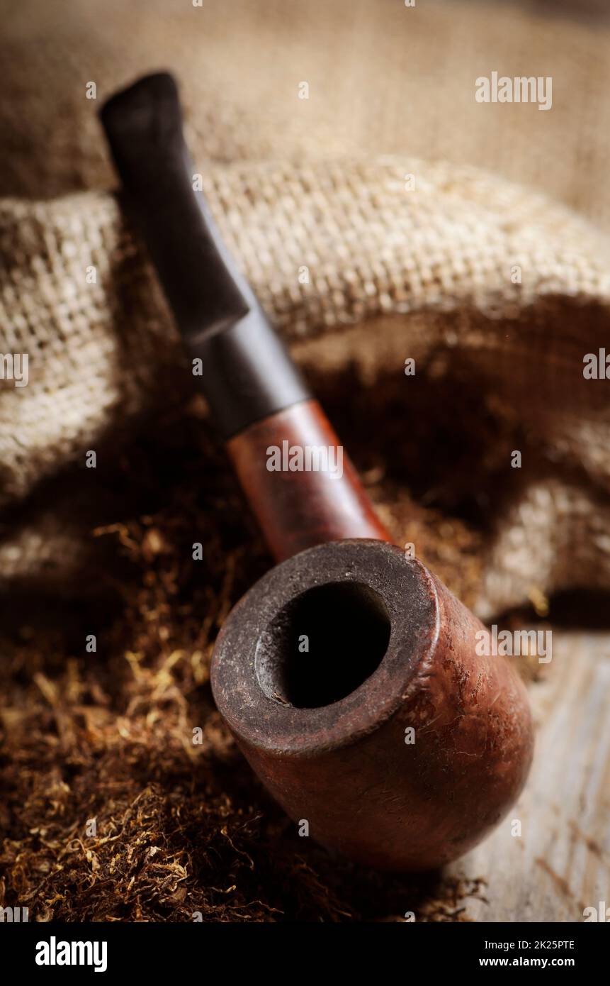 Heap of smoking tobacco hi-res stock photography and images - Alamy