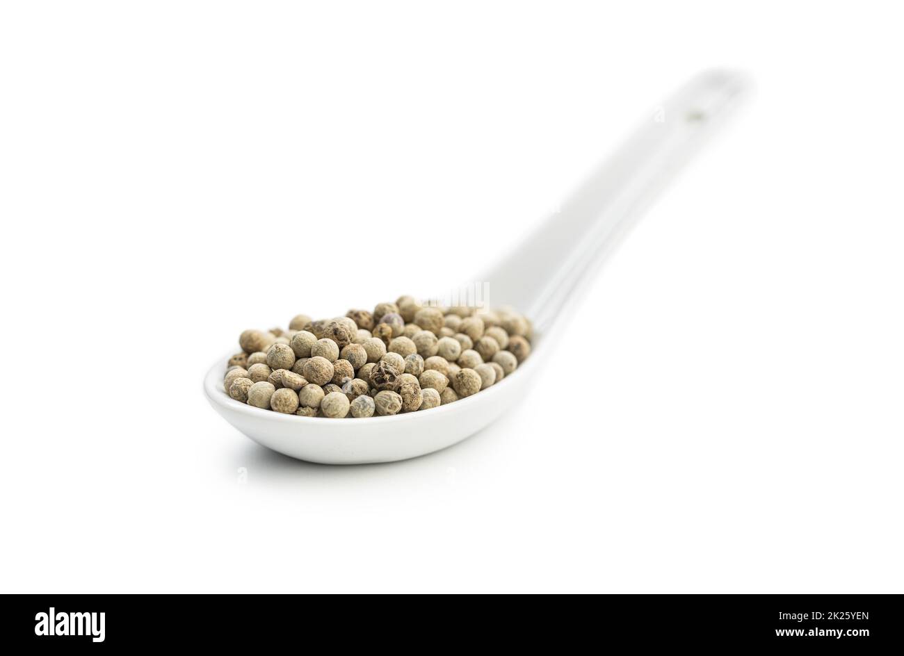 Whole pepper spice. White peppercorn grain Stock Photo - Alamy