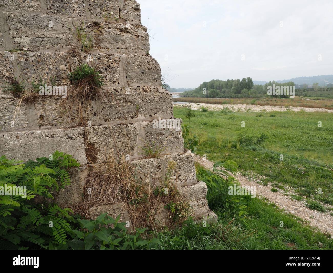Nervesa della Battaglia, fiume Piave Stock Photo - Alamy