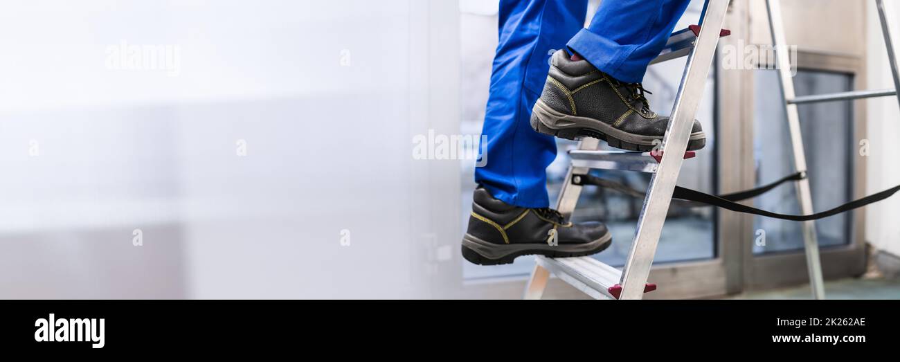 Handyman ladder hi-res stock photography and images - Alamy