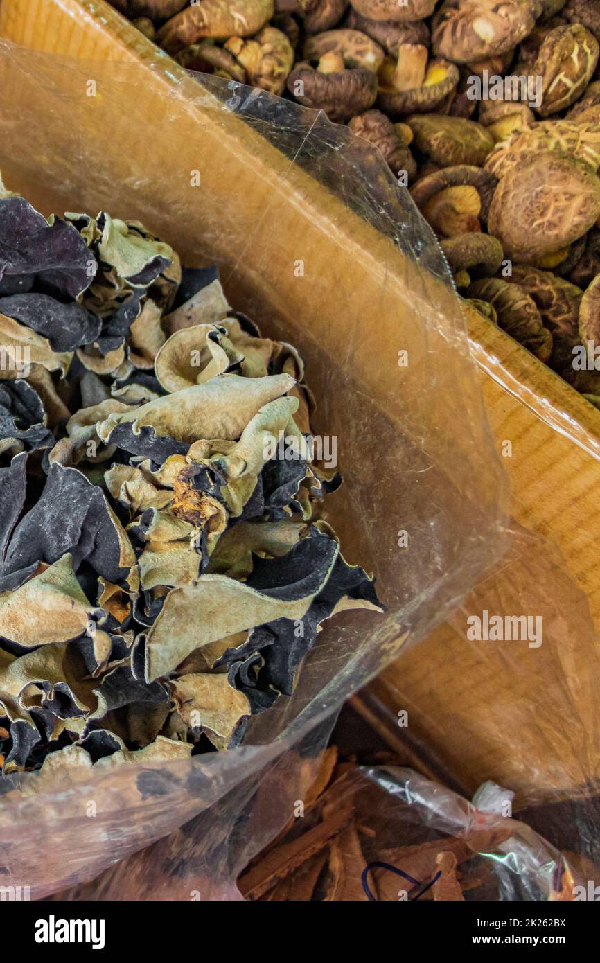 Smelly fish market china hi-res stock photography and images - Alamy