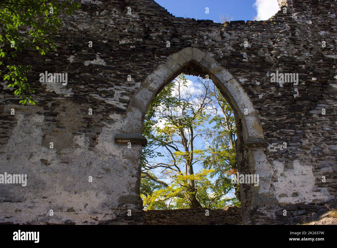 Entrance gate to the Bezdez castle Stock Photo - Alamy
