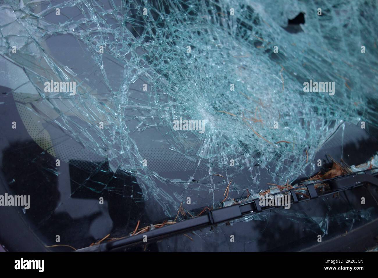 Crash breakage hi-res stock photography and images - Alamy