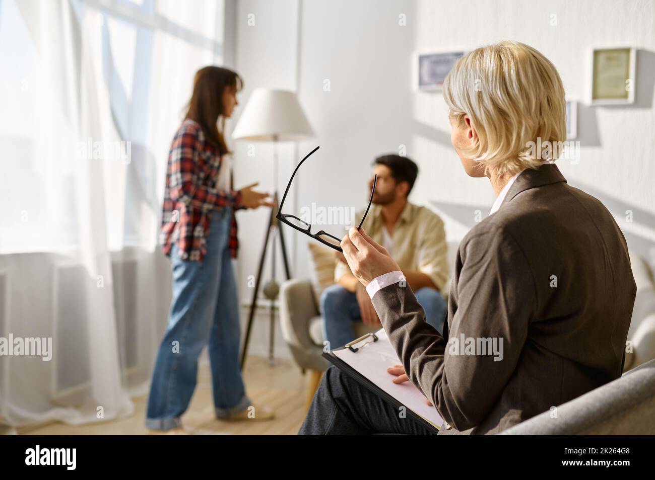 Woman psychotherapy hi-res stock photography and images - Alamy