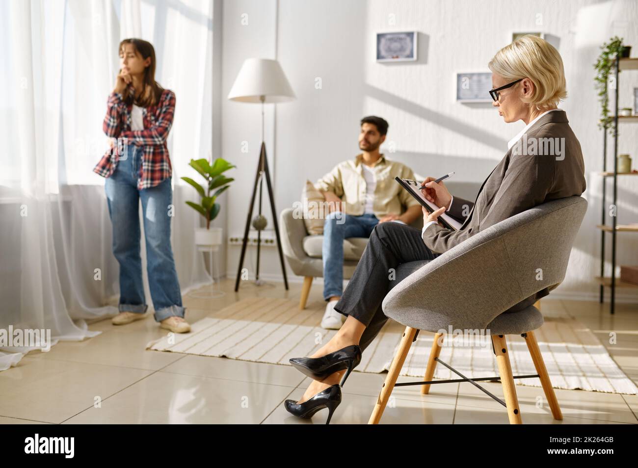 Woman psychotherapy hi-res stock photography and images - Alamy