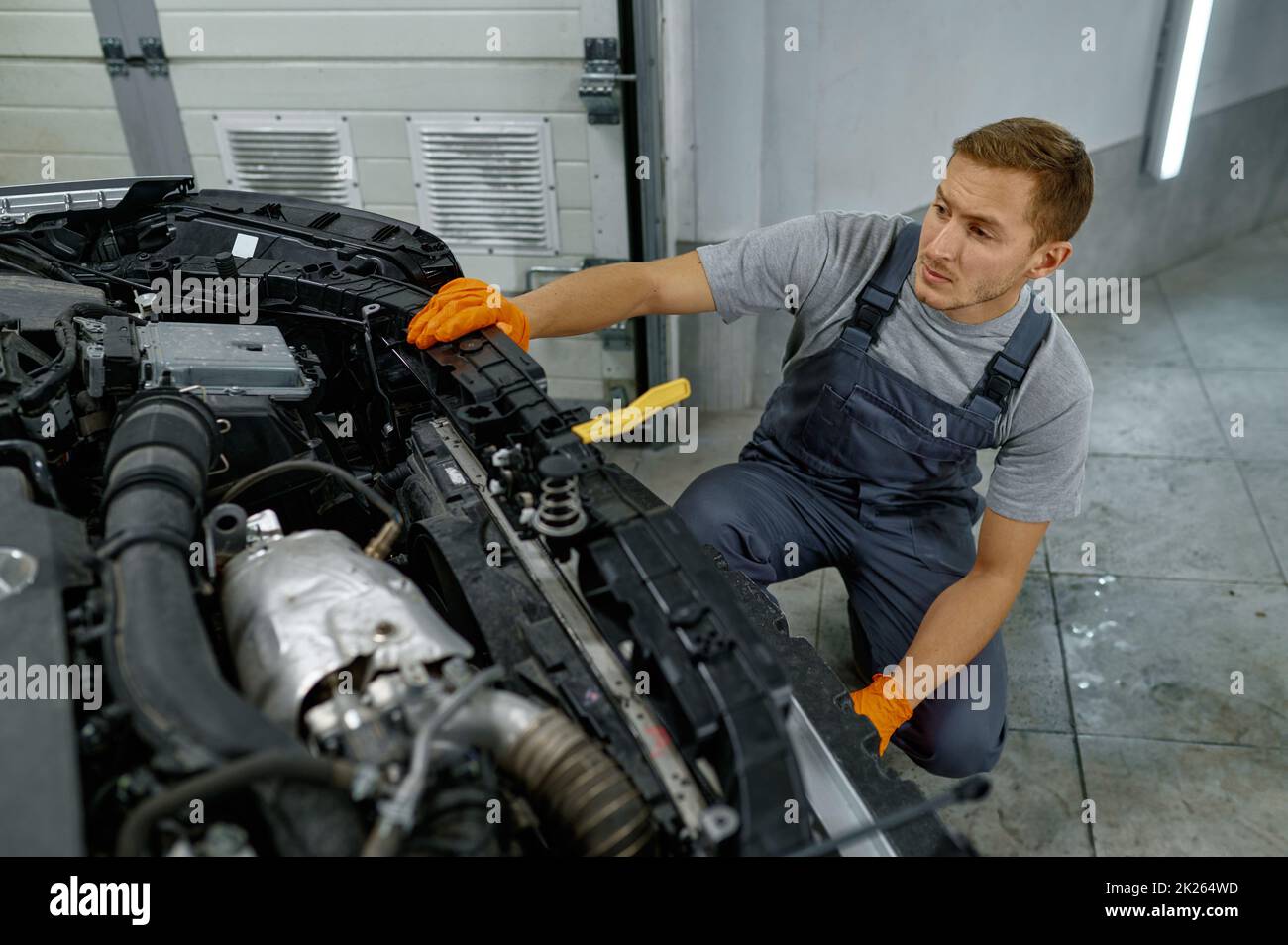 Car maintenance hi-res stock photography and images - Alamy