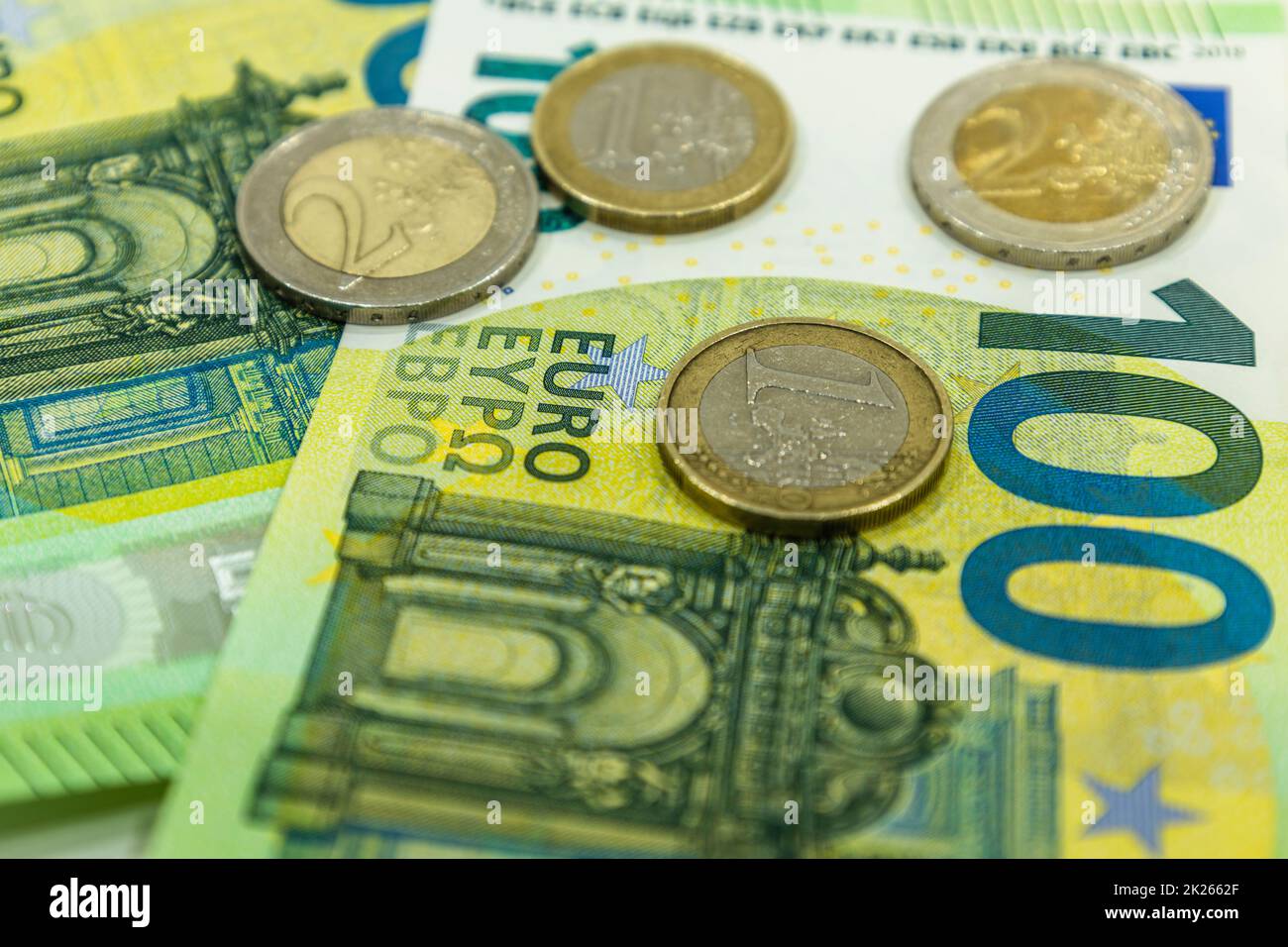100 euro banknote detail hi-res stock photography and images - Alamy