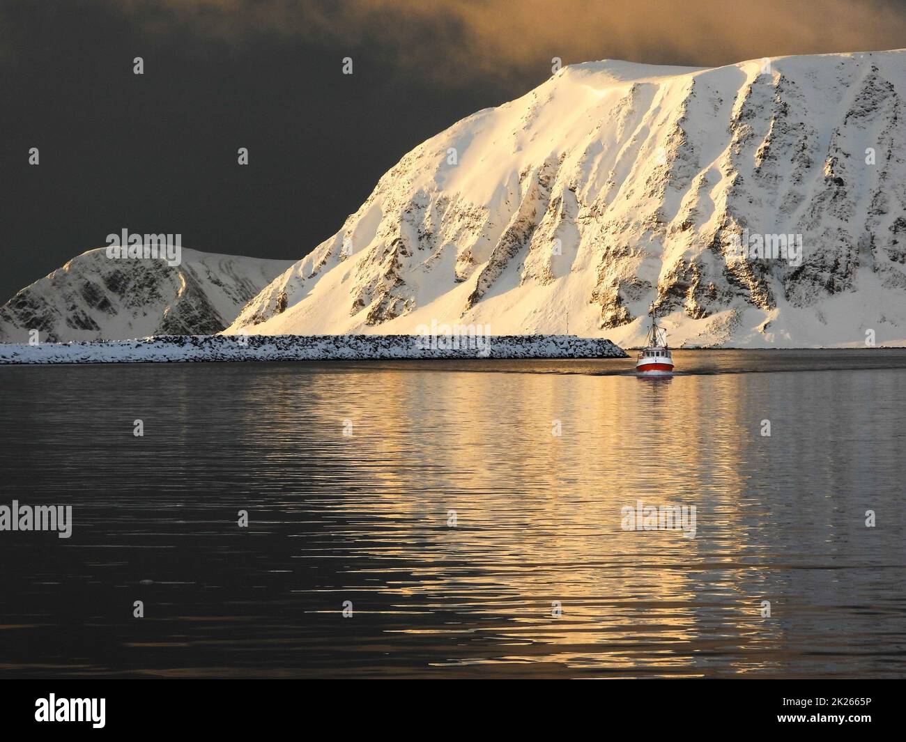 Return of a Fishing Boat, Honningsvag, Mageroya, Norway Stock Photo - Alamy