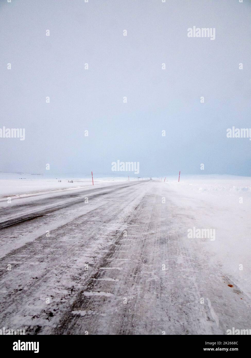 Norway e6 road hi-res stock photography and images - Alamy