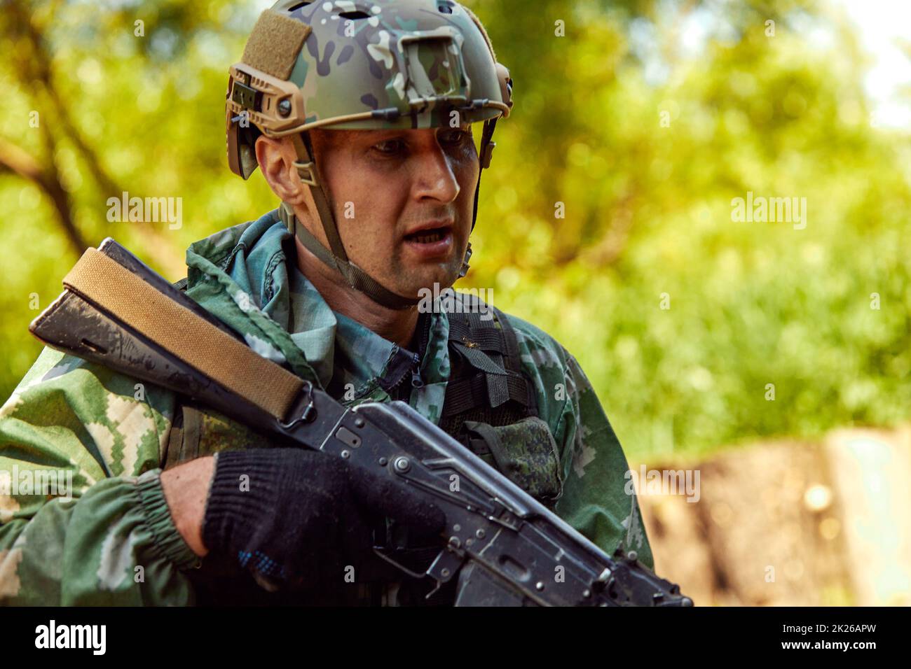 Full military experience - One day commando - running through the water ...