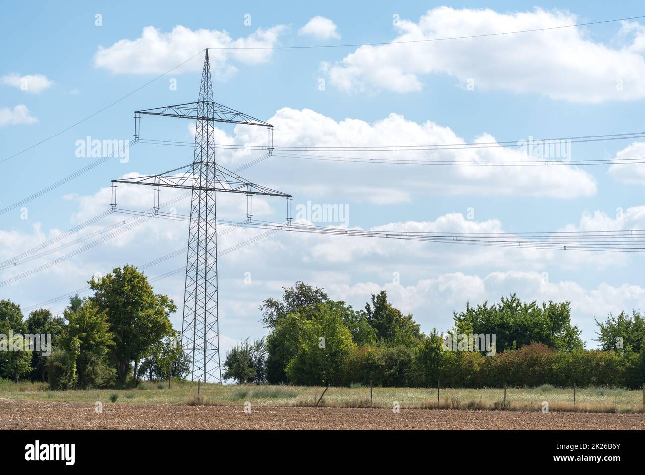 Electricity pylon for transmission and current transfer of high voltage ...