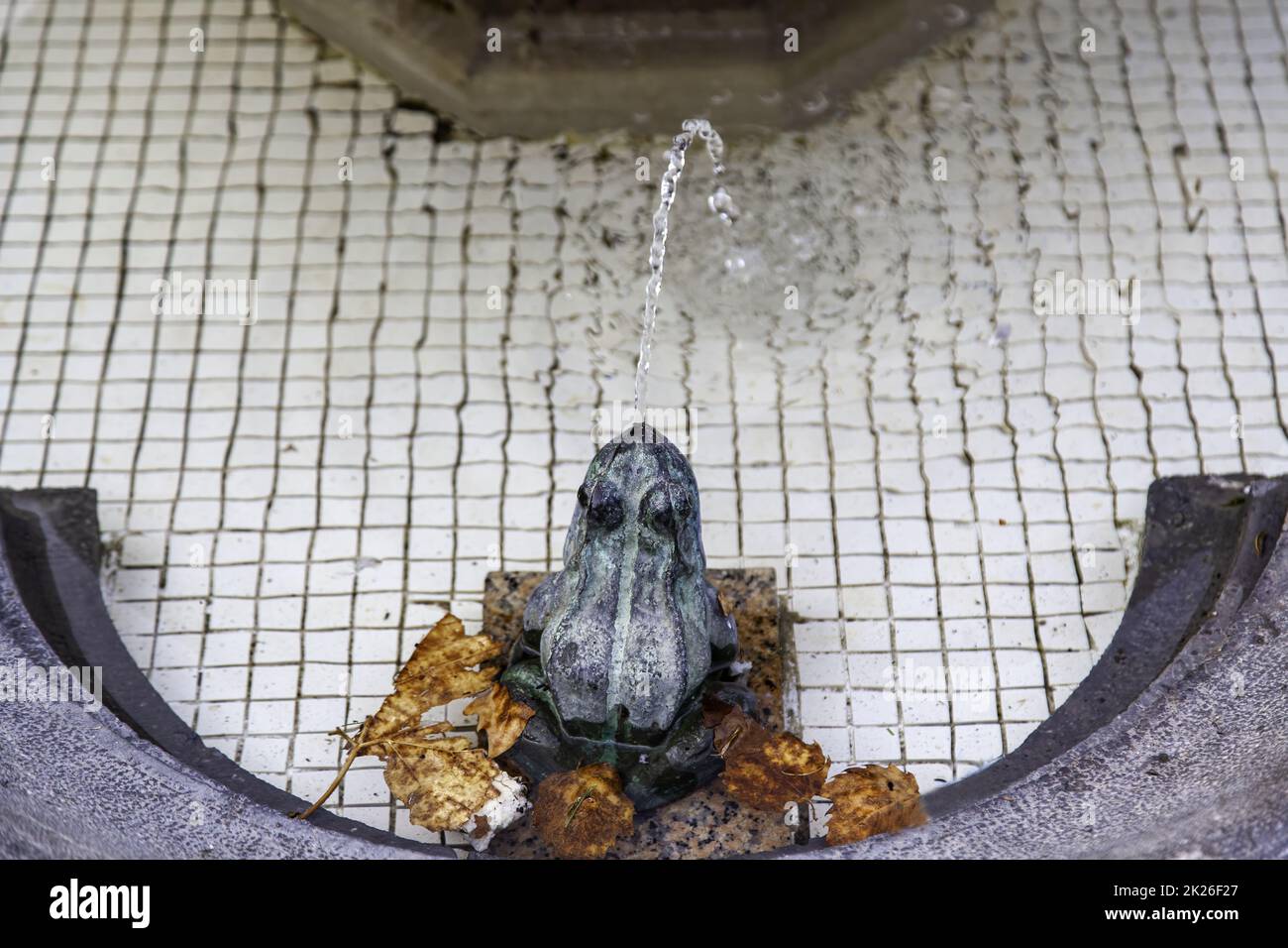 Wet fountain spray jets hi-res stock photography and images - Alamy