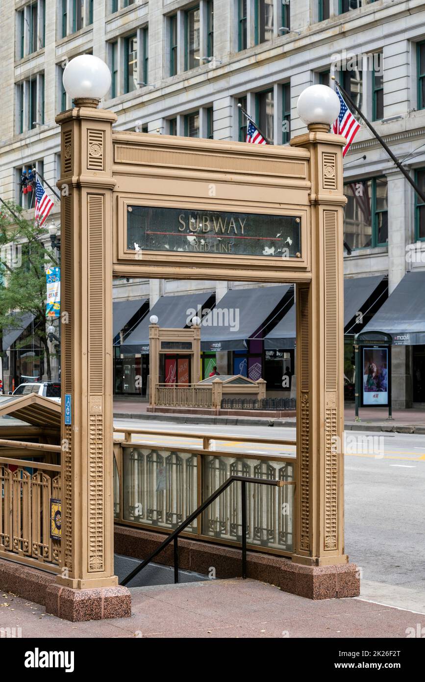 Subway station entrance, Chicago, Illinois, USA Stock Photo - Alamy
