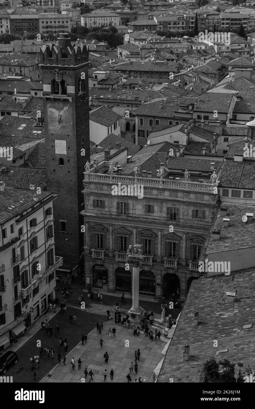 Verona piazza Black and White Stock Photos & Images - Alamy