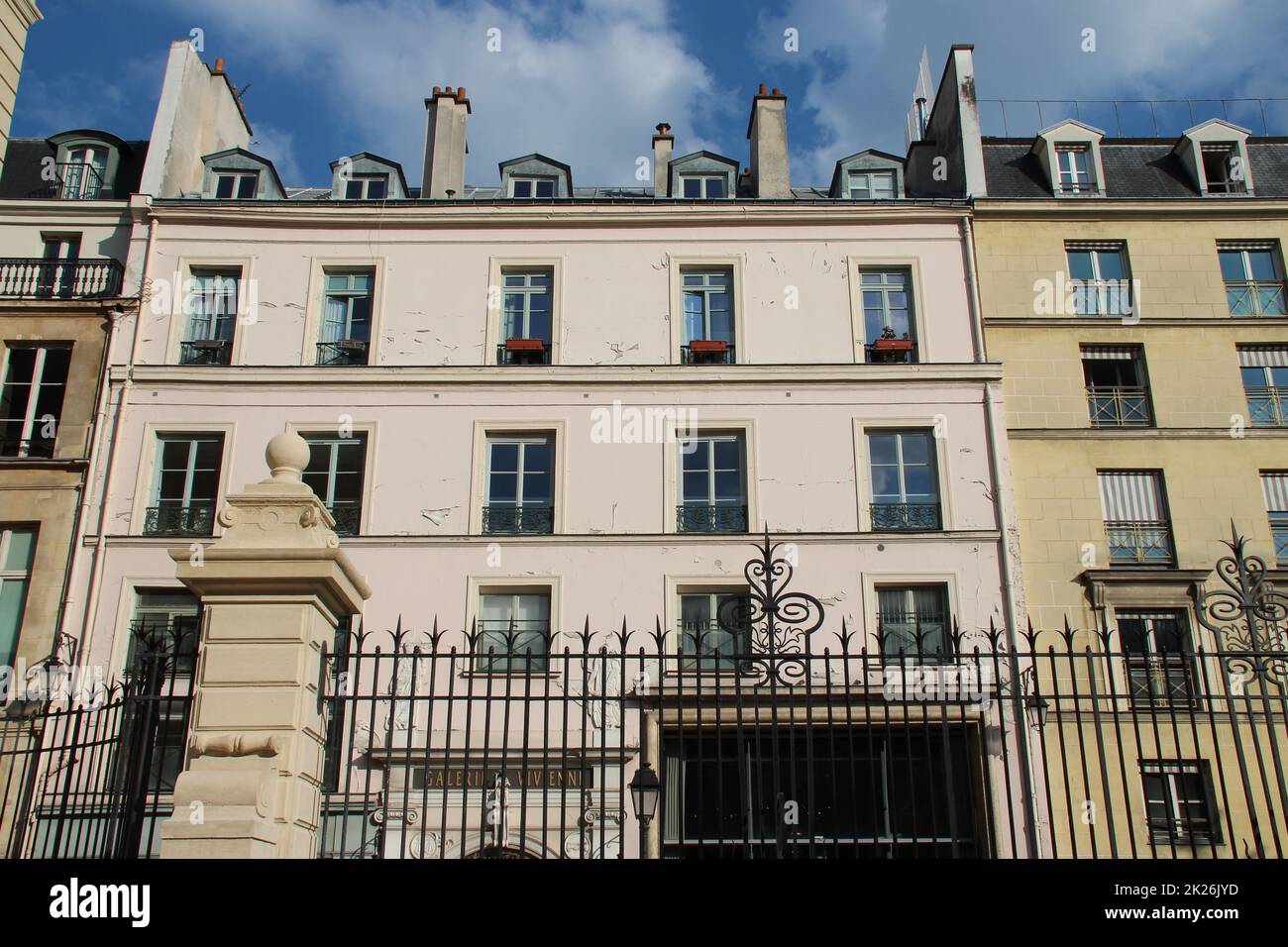 old flat buildings in paris (france Stock Photo - Alamy