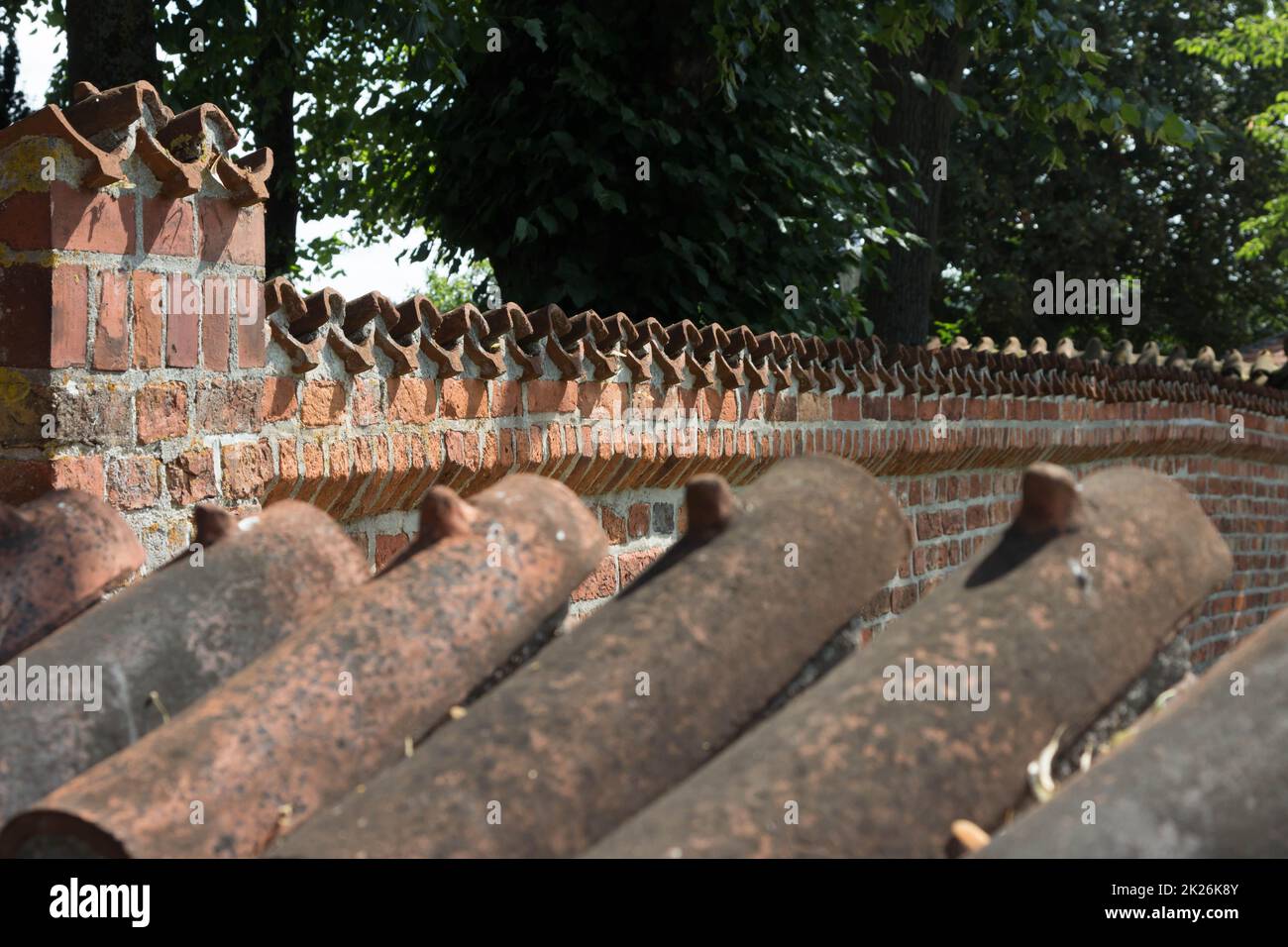 Historic wall around a park Stock Photo - Alamy