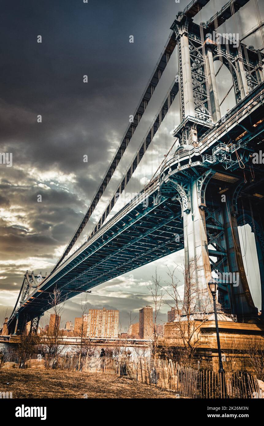 Side view tall building hi-res stock photography and images - Alamy