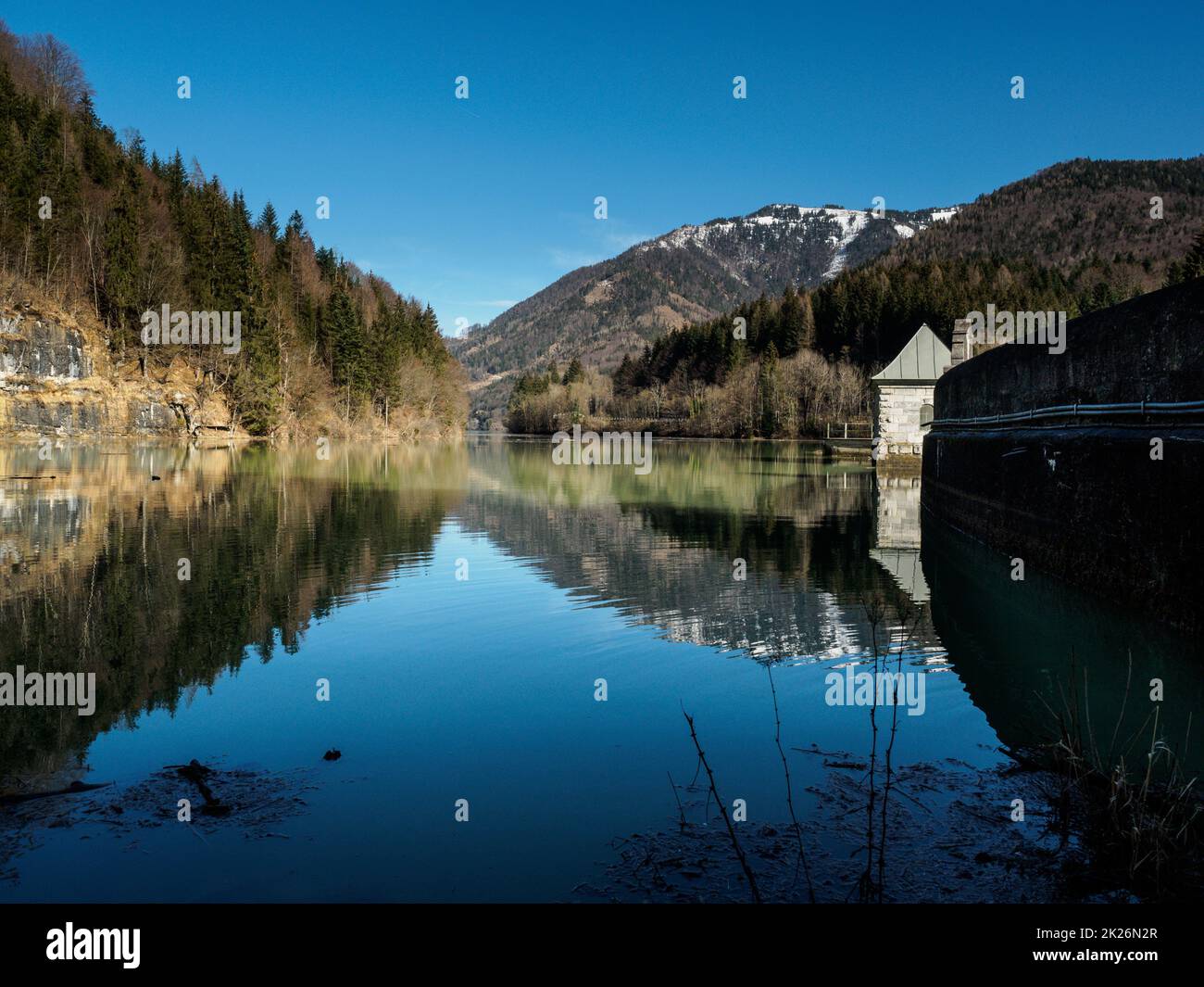 Reservoir mountains hi-res stock photography and images - Alamy