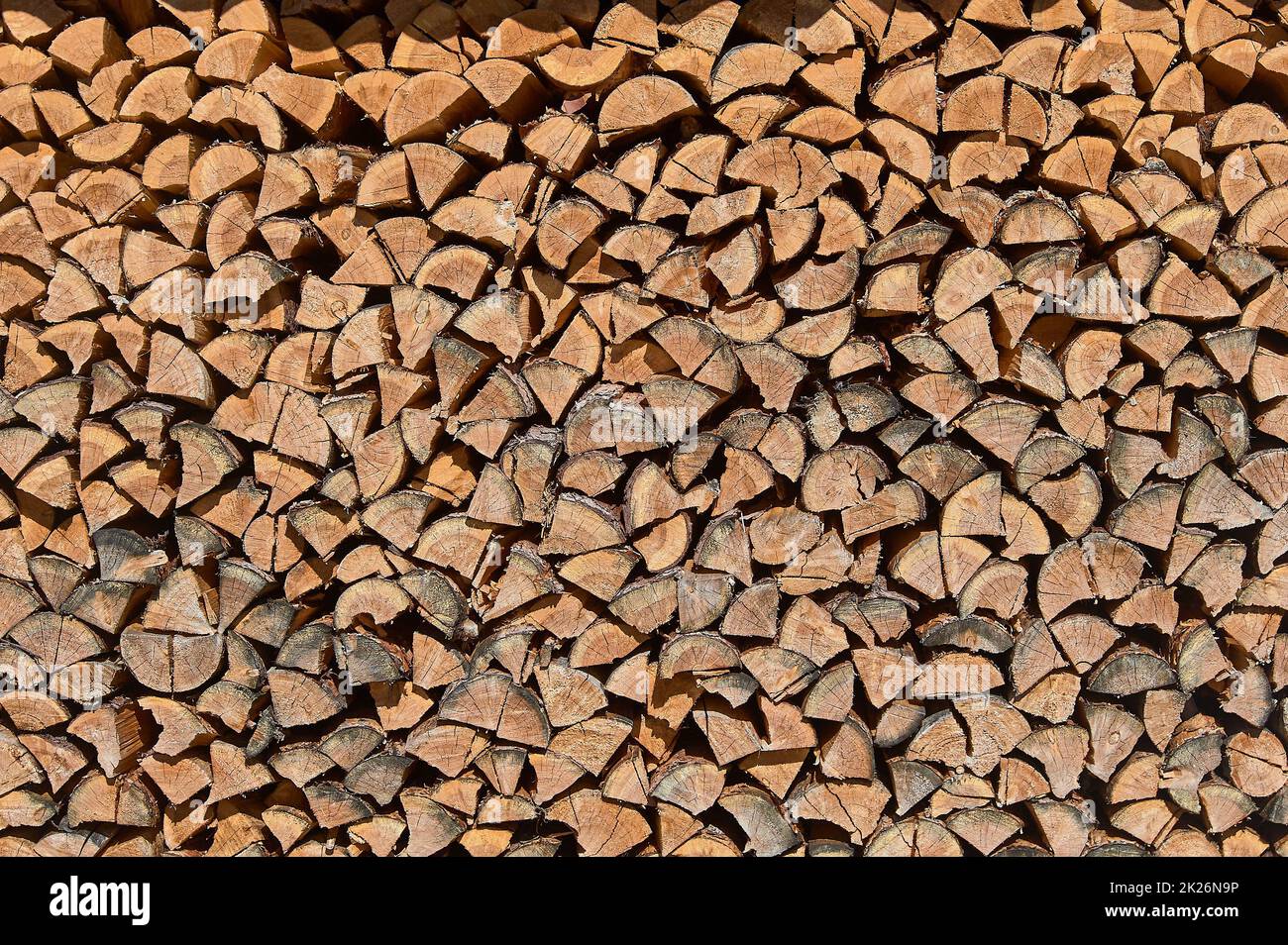 Woodpile stacked firewood hi-res stock photography and images - Alamy