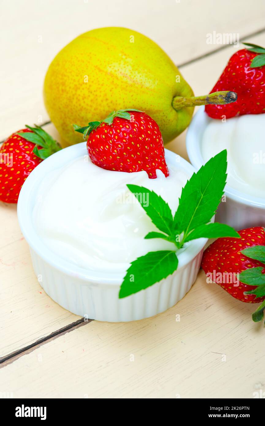 Fresh fruits mixed yogurt hi-res stock photography and images - Alamy