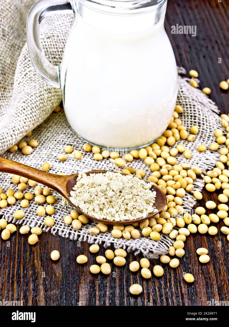 Flour on spoon hi-res stock photography and images - Alamy