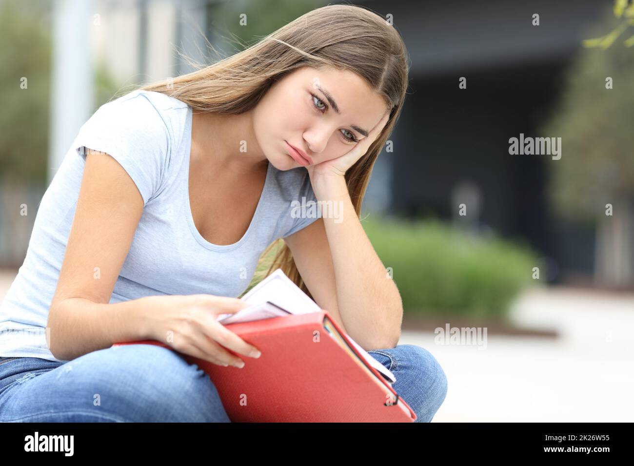 Frustrated student hi-res stock photography and images - Alamy
