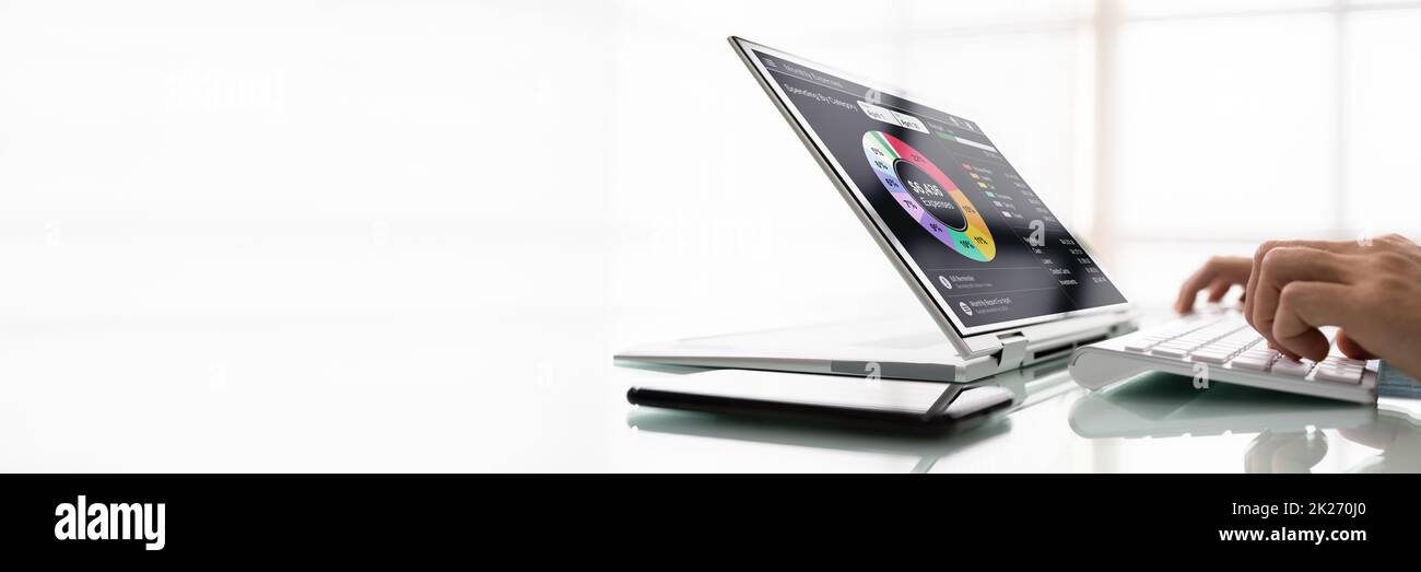 Budgeting computer hi-res stock photography and images - Alamy