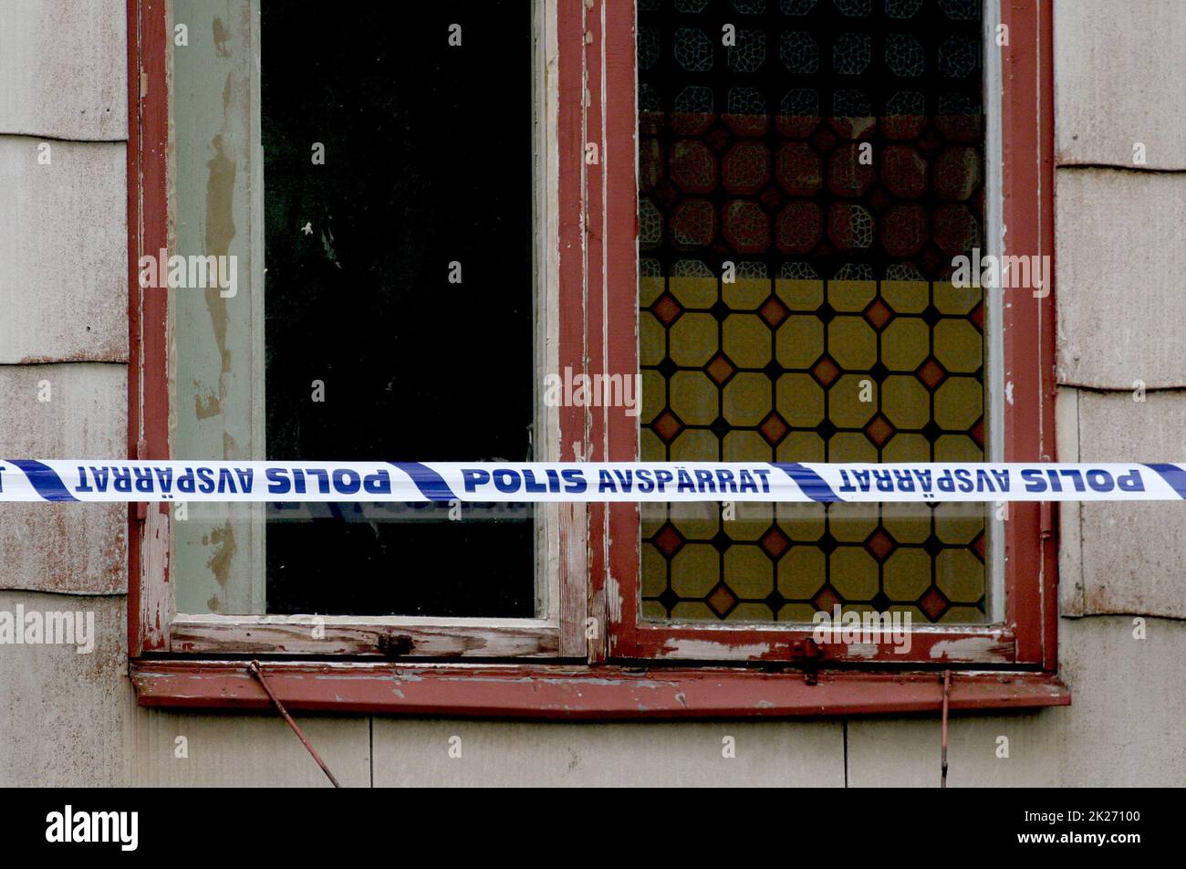 Crime scene tape building hi-res stock photography and images - Alamy